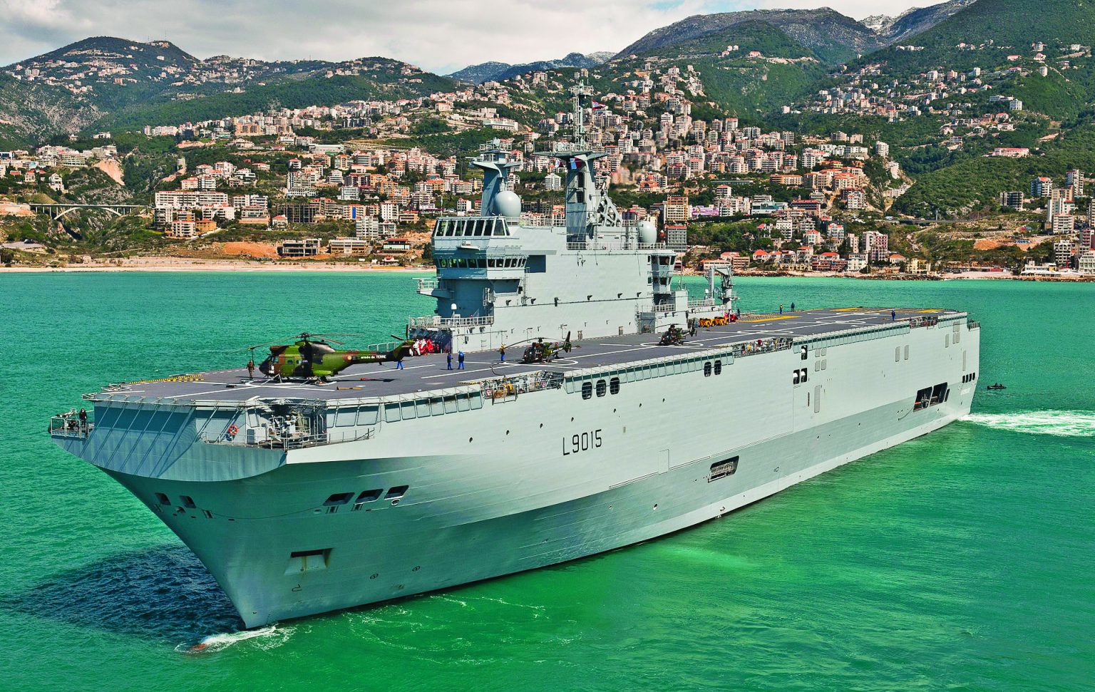 Russia unveils new capabilities of the two helicopter carriers under ...