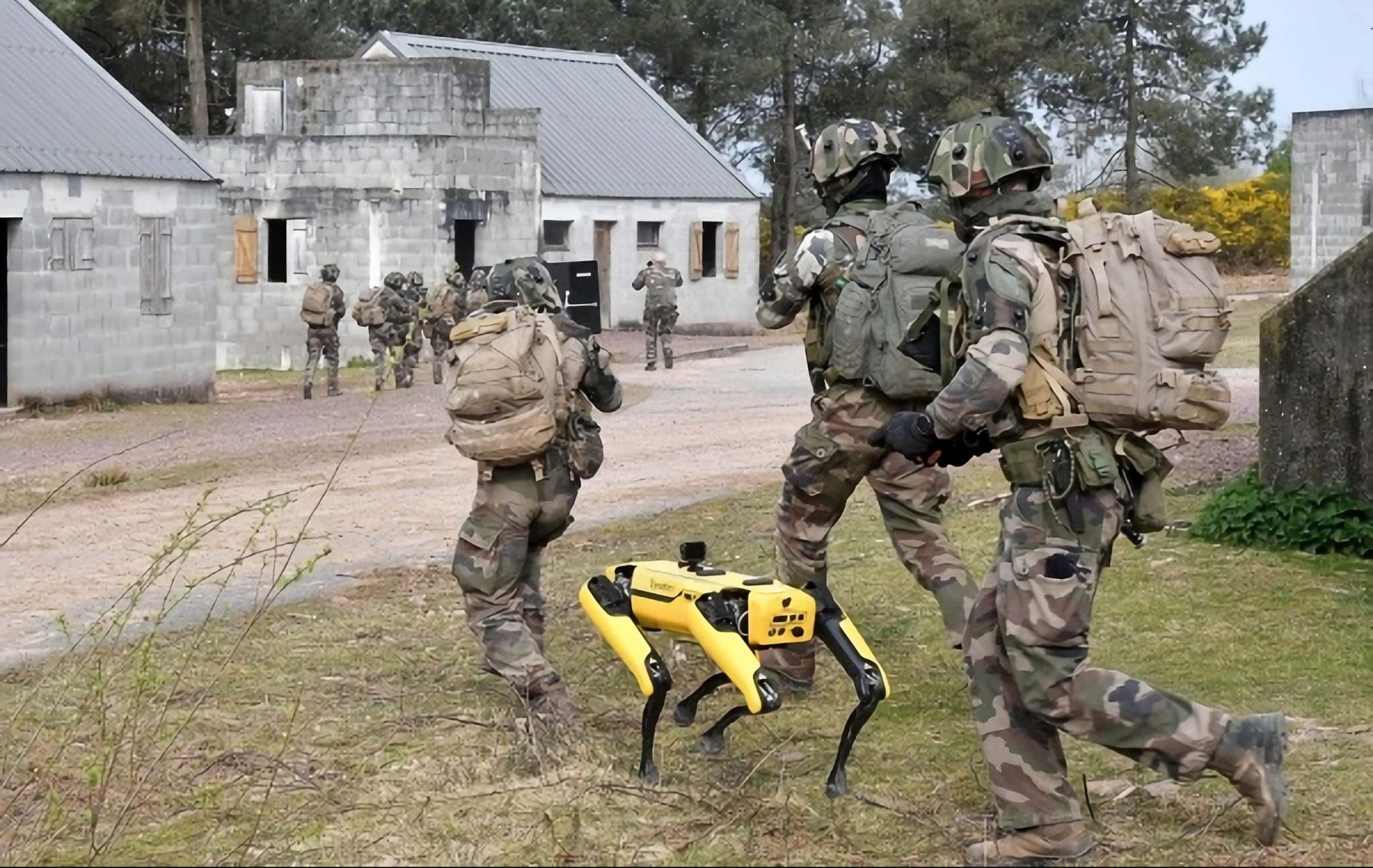 French Army testing the capabilities of “Spot” – Aljundi Journal – A ...