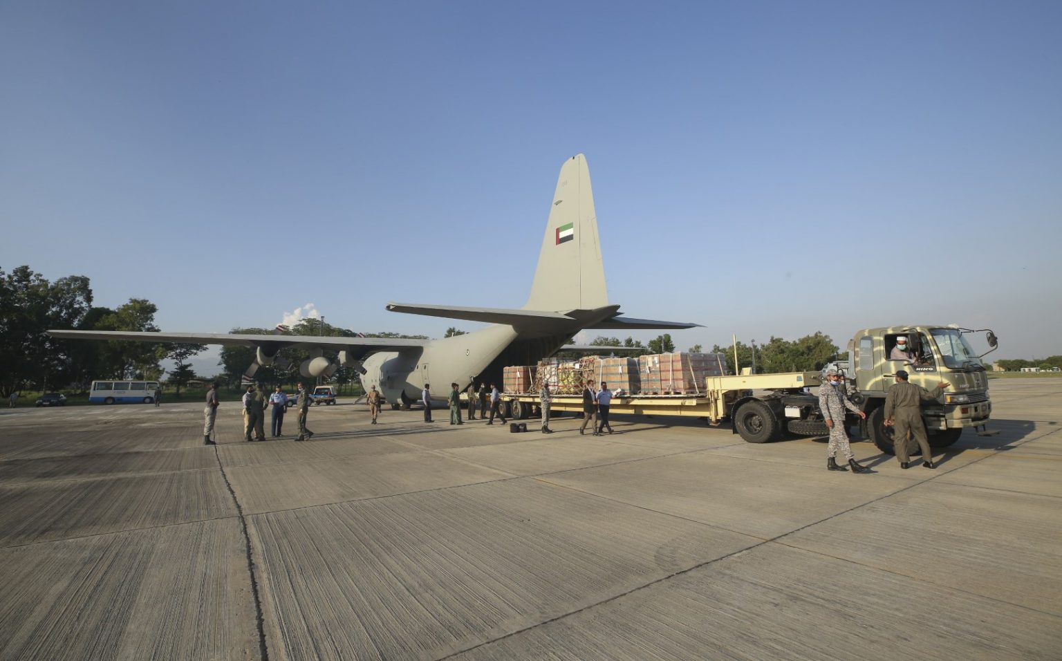 UAE Ministry of Defence continues humanitarian operations in Pakistan ...