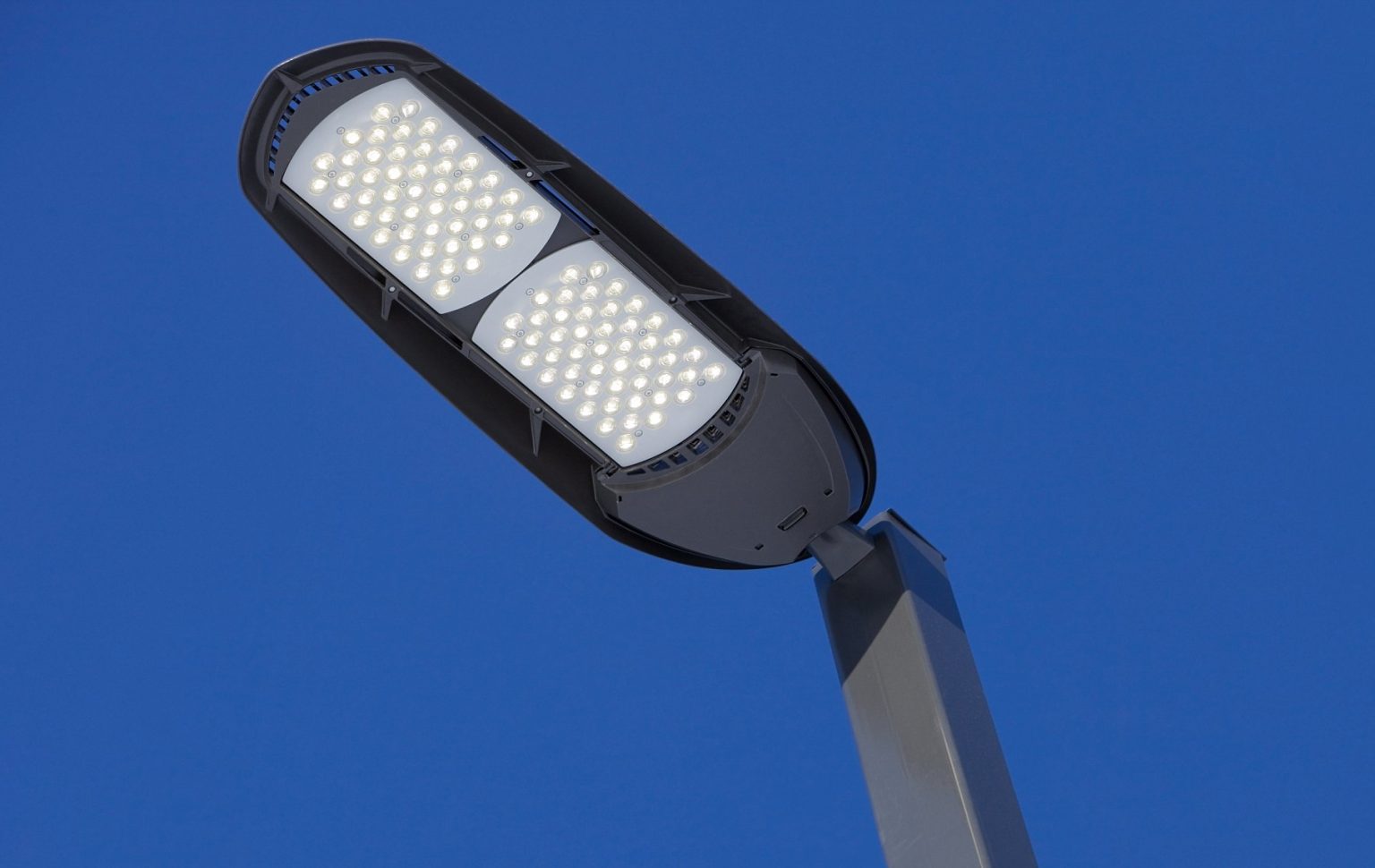 LED streetlights cause pose severe health risks – Aljundi Journal – A ...