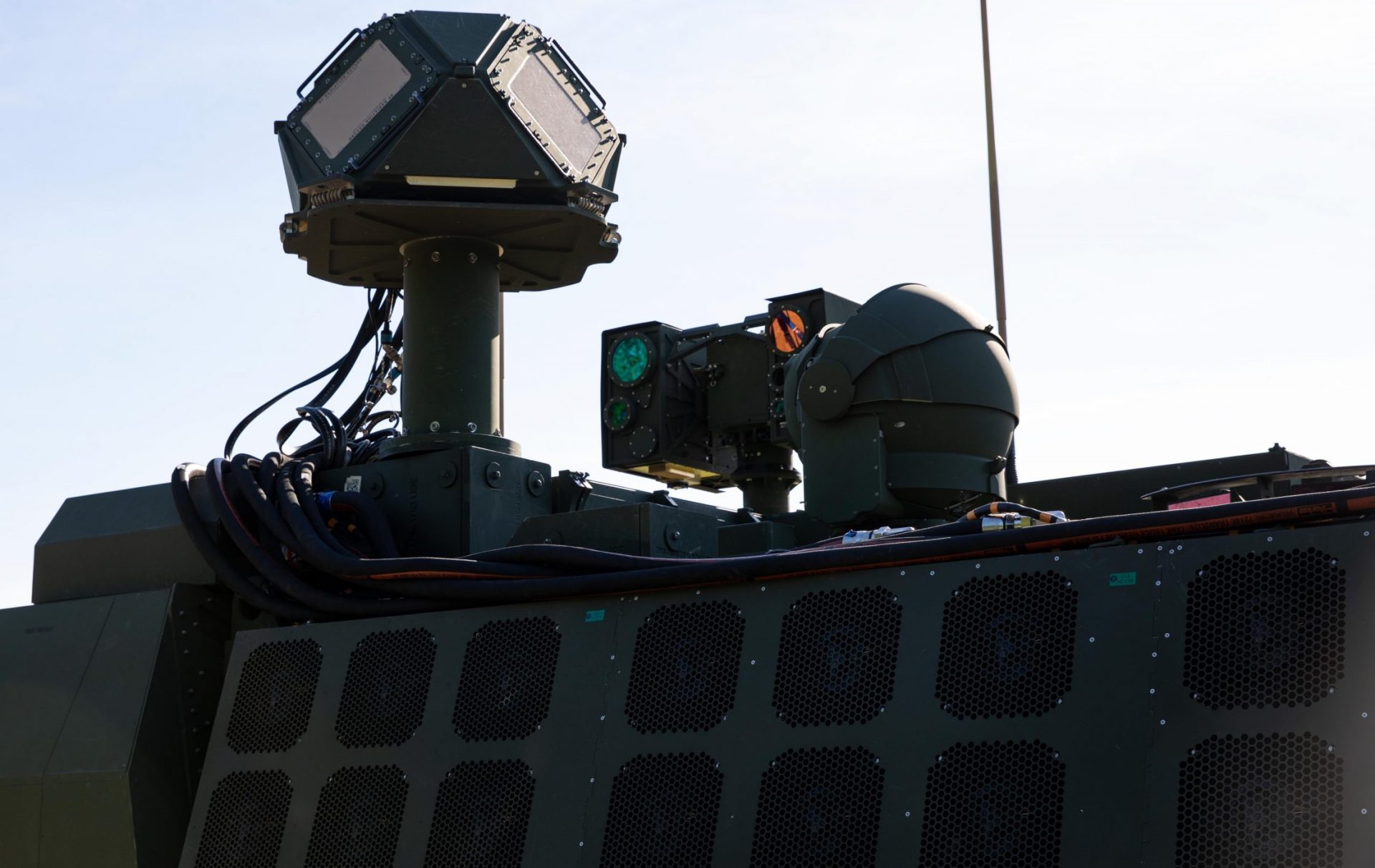 The U.S army equips forces with bullets of light – Aljundi Journal – A ...