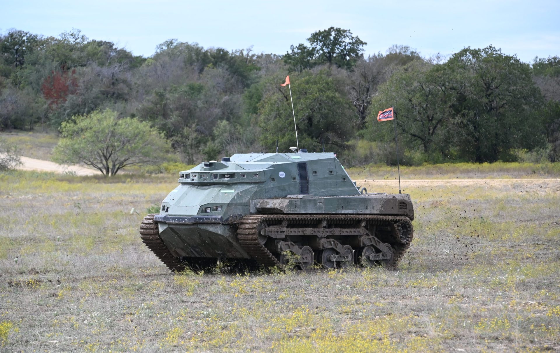 US Government Showcases Massive AI-Powered Robotic Tank – Aljundi ...