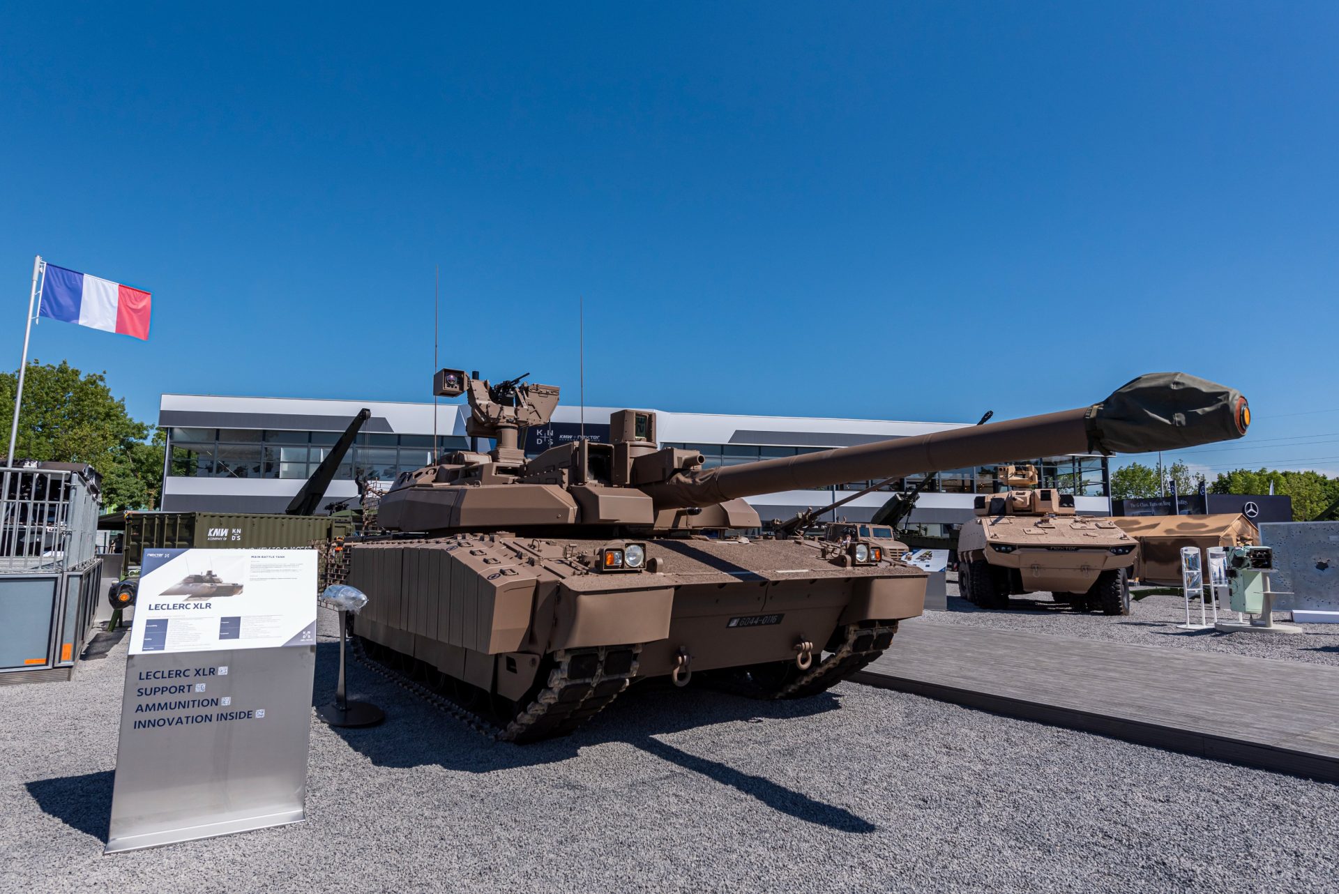 France Unveils Advanced Leclerc XLR Main Battle Tank – Aljundi Journal ...